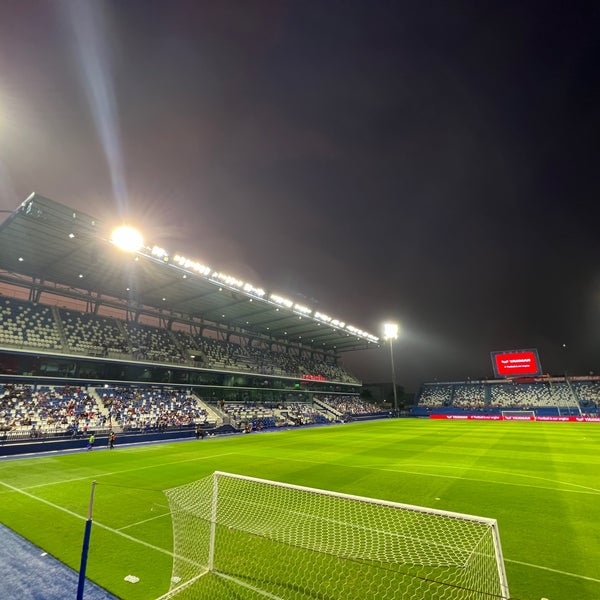 BG Stadium (บีจี สเตเดี้ยม) - บ้านรังสิต, ปทุมธานี
