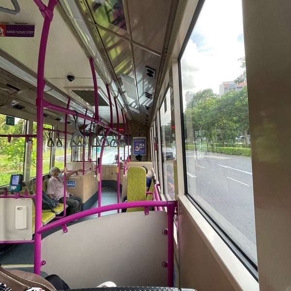 SBS Transit: Bus 52