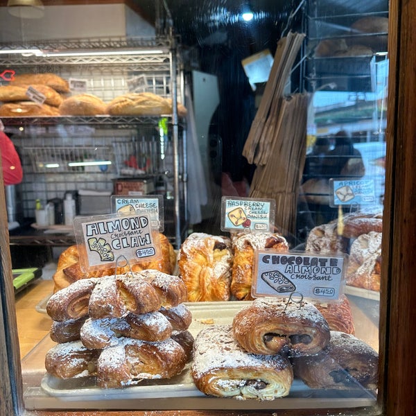 Three Girls Bakery - Pike Place - 53 tips from 1829 visitors
