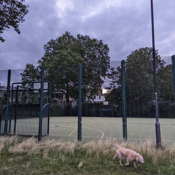 Eel Brook Common - Park in Hammersmith and Fulham