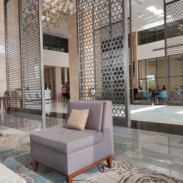 Gumaya Tower Hotel - Hotel in Semarang