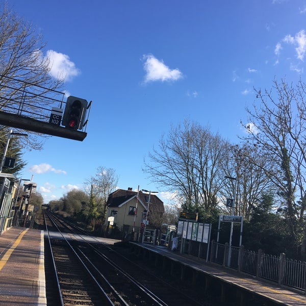 Fishbourne Railway Station (FSB) - Rail Station in Fishbourne