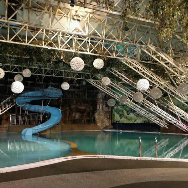 indoor waterworld swimming pool - 33 visitors