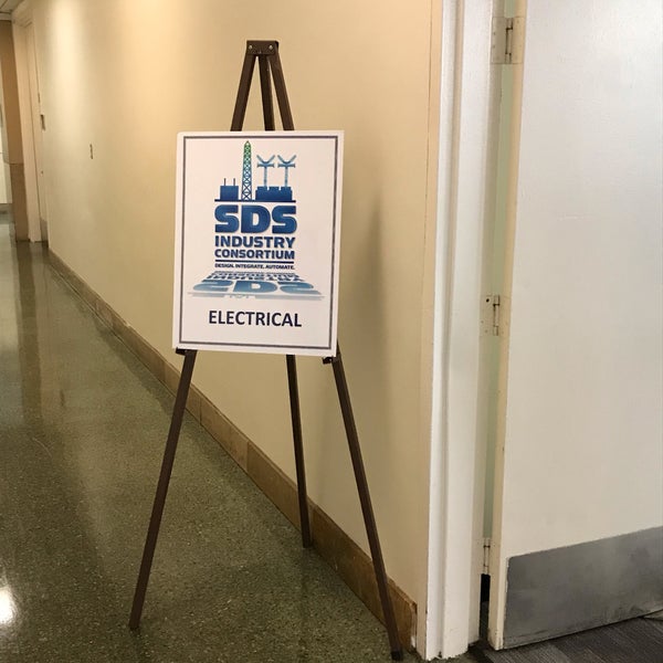 Con Edison - The Learning Center - 43-82 Vernon Blvd‎.