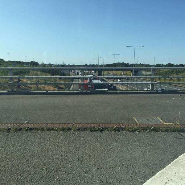 M1 Junction 10 / A1081 - Road