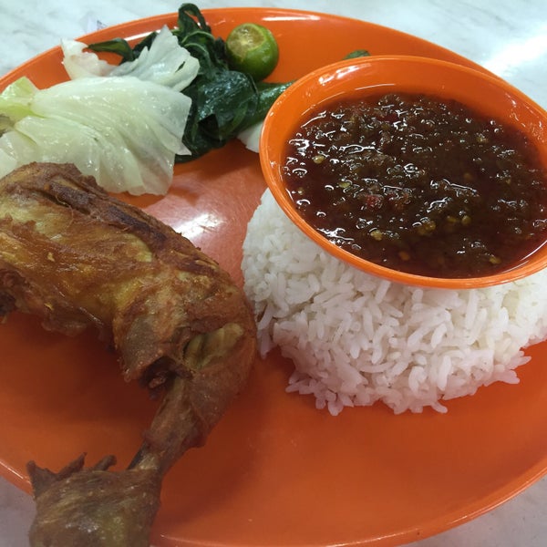 Bataras Food Court - 5 tips from 60 visitors