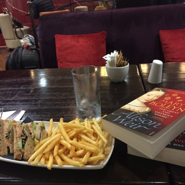 Waterstones - Bookstore in Manchester