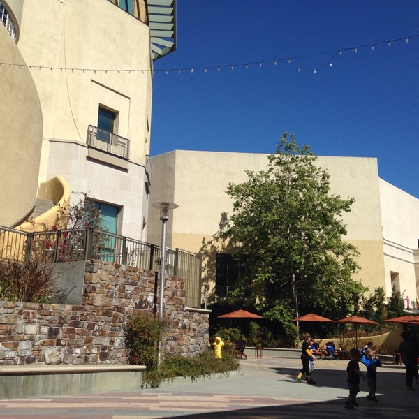 Peninsula Shopping Center - Shopping Mall