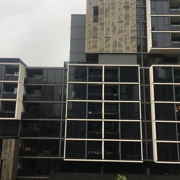 RMIT Village Old Melbourne - 5-17 Flemington Rd