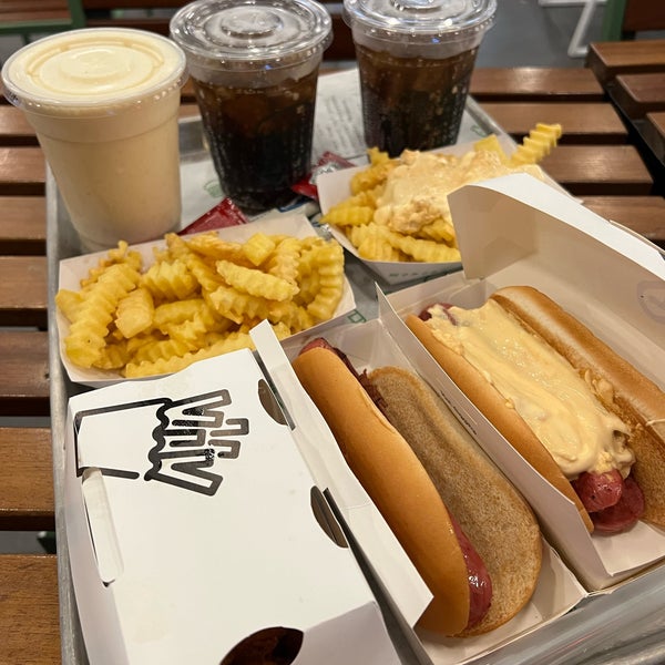 Shake Shack - Burger Joint in Suadiye