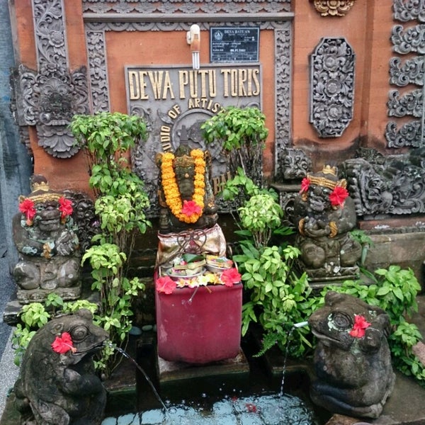 Photos at Dewa Putu Toris gallery - 7 tips