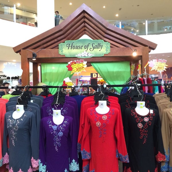 House Of Sally Boutique Booth - Centre Atrium