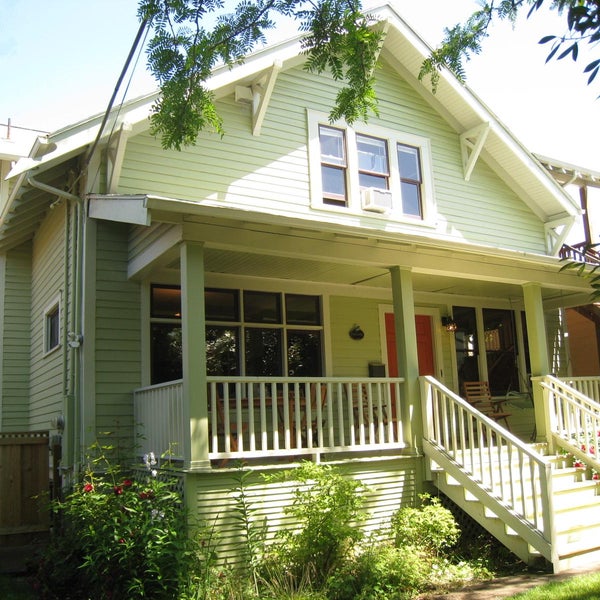 Bluebird Guesthouse - Portland, OR