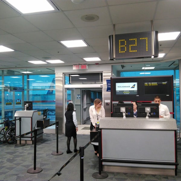 Gate B27 - Airport Gate in Mississauga