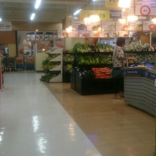 Photos at Savemore Market - Mandaluyong District 2 - Ground Flr, Light Mall