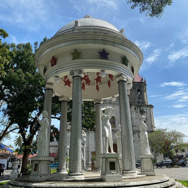 Molo Plaza - Plaza in Iloilo City