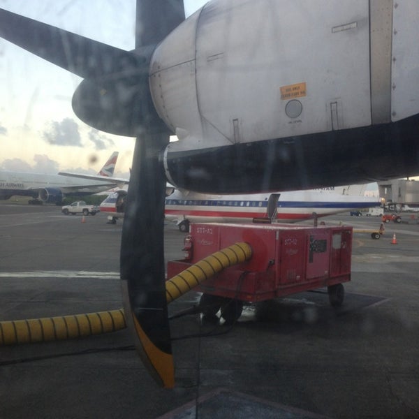 Gate D5 - Airport Gate in Carolina