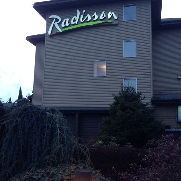 Photos at Radisson Hotel Portland Airport - Portland, OR