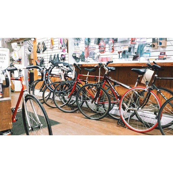 Roberts Cycle - Rogers Park - 1 tip