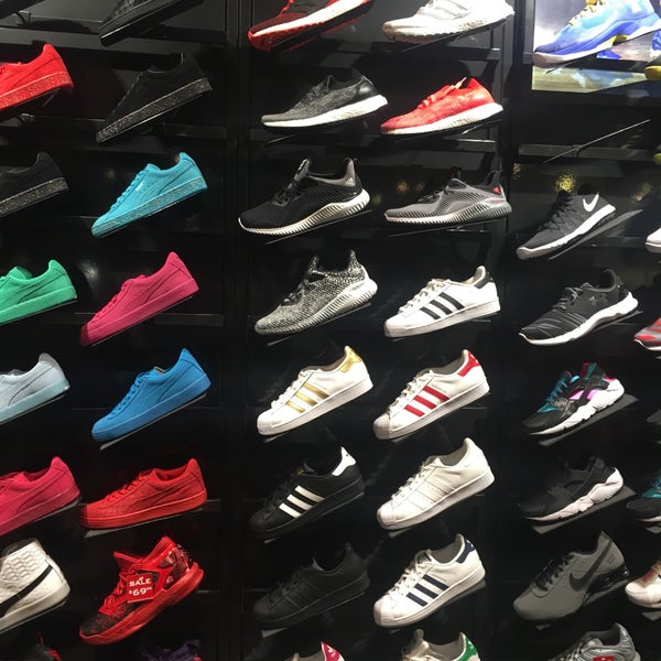 Foot Locker - Mid-City West - 8500 Beverly Blvd Ste 628