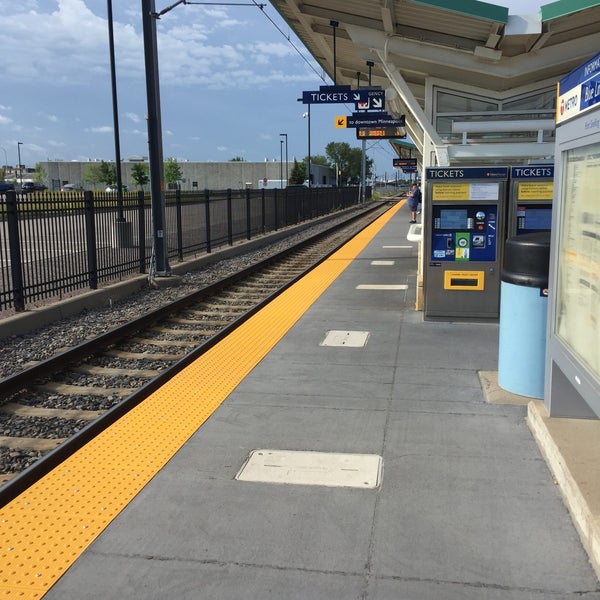 Photos at Fort Snelling LRT Station - 6053 Minnehaha Ave