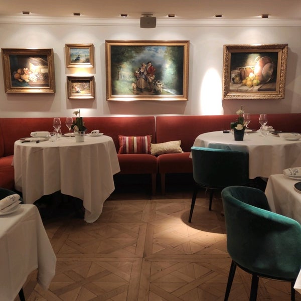 Léon de Lyon - French Restaurant in Terreaux - Bât d'Argent