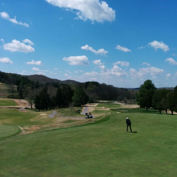 Oak Ridge Country Club - 150 Gum Hollow Rd