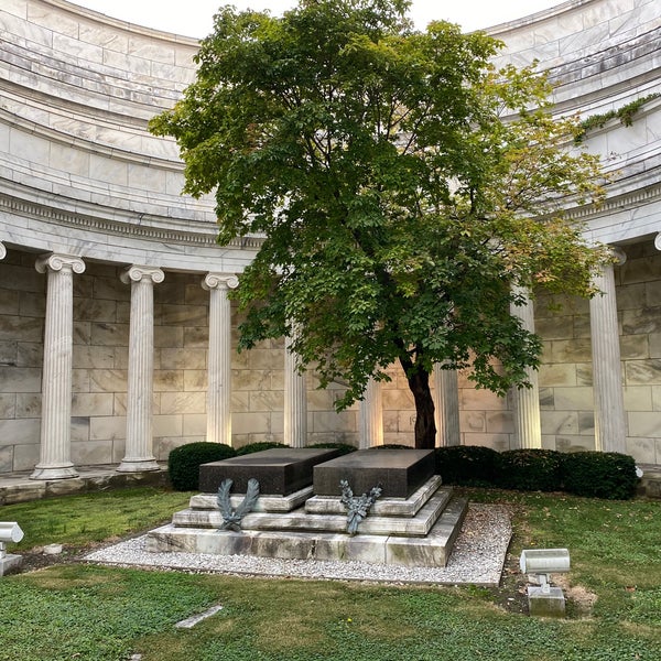 Photos at Harding Tomb - Vernon Heights Blvd
