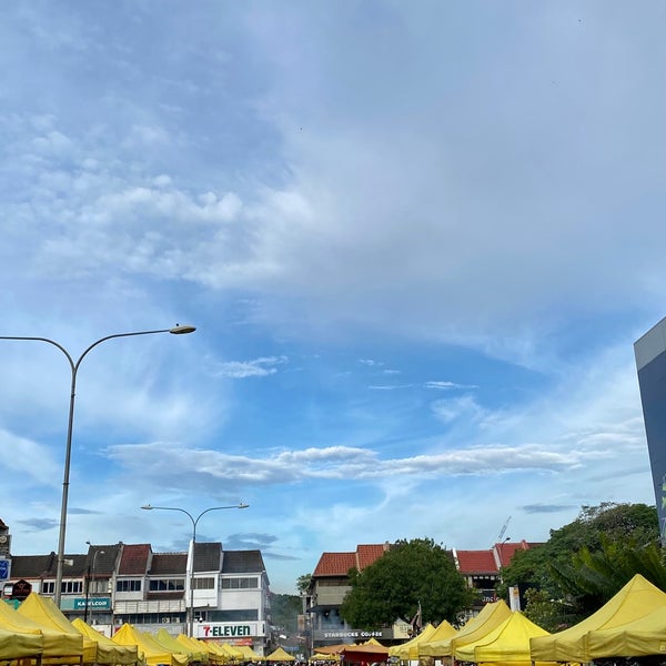 Pasar Malam TTDI - Jalan Tun Mohd Fuad 3
