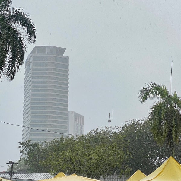 Pasar Malam TTDI - Jalan Tun Mohd Fuad 3