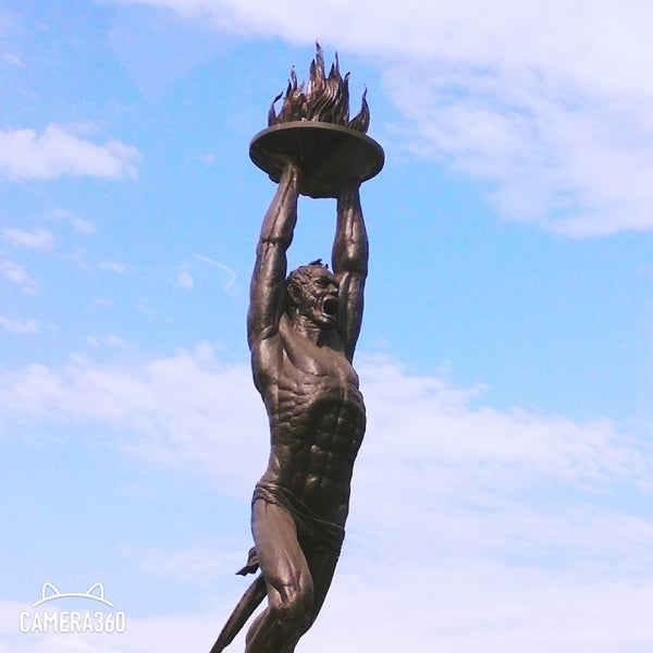 Photos at Patung Pemuda Membangun - Bundaran Senayan - Monument in ...