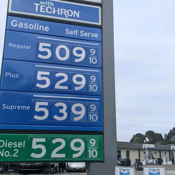 Chevron - Fuel Station in Mill Valley