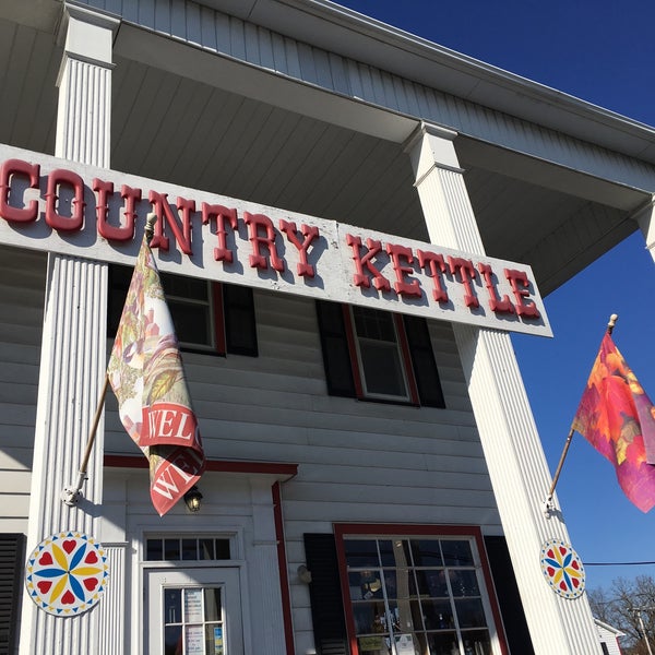 Country Kettle Gift & Candy Outlet - Business Route 209