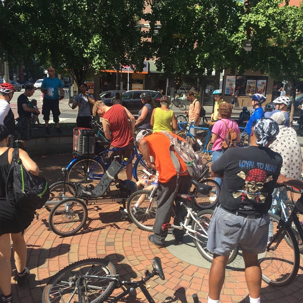 Photos at Grove Street PATH Station - Metro Station