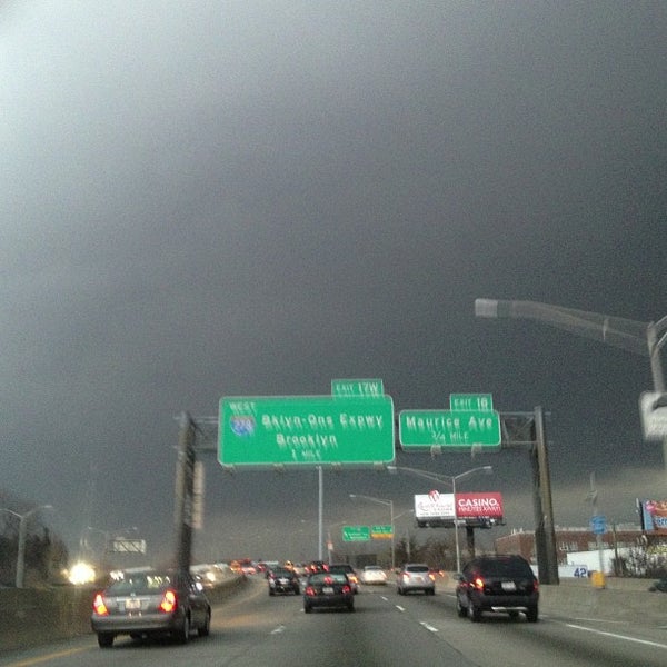 Long Island Expressway at Exit 19 - Elmhurst - I-495