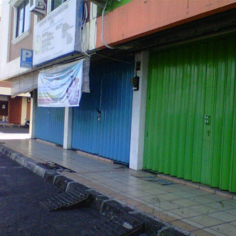 Utsu Manado Logo Kost Dekat Universitas Teknologi Sulawesi Utara