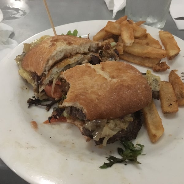 Nobby Beach Surf Club - Nobby Beach, QLD