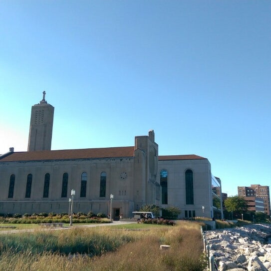 Coffey Hall - Rogers Park - 1000 W Sheridan Rd