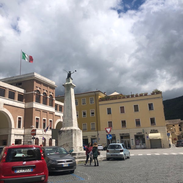 Piazza Garibaldi - Plaza in Spoleto