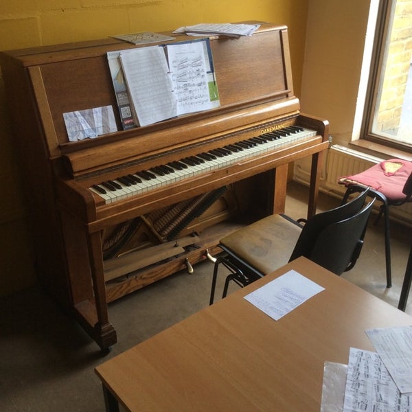 Homerton Library - Library in Hackney