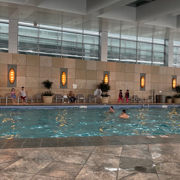 Mohegan Sun Pool - 1 Mohegan Sun Blvd