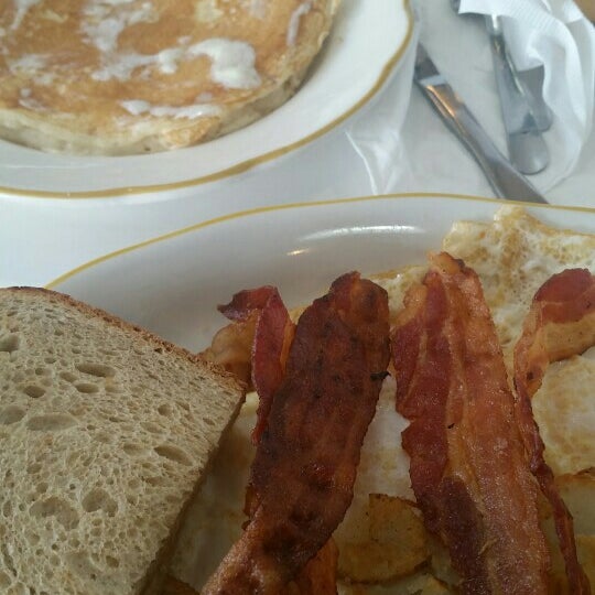 Photos at Alice's Diner & Family Restaurant - Diner