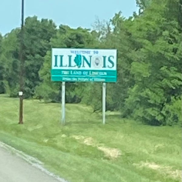 Illinois & Indiana State Line - Border Crossing in Danville