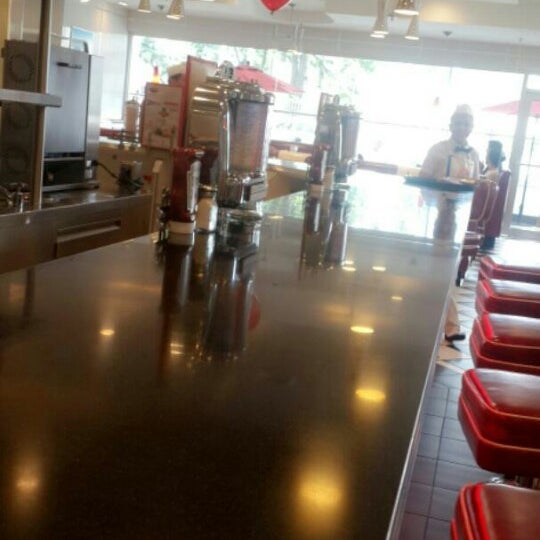 Photos at Johnny Rockets City Mall - 45 tips from 620 visitors