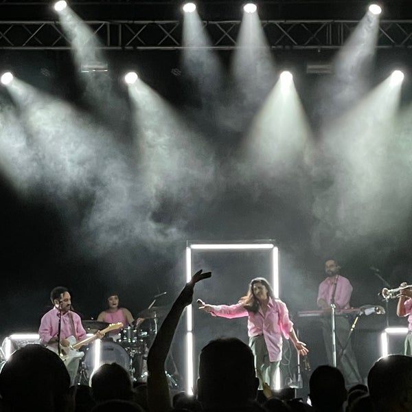 Confetti Stage - Concert Hall