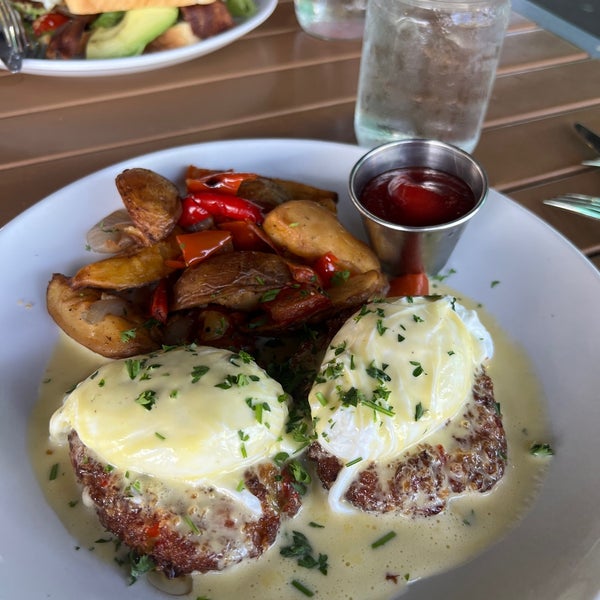 Saw Shop Gallery Bistro - Gastropub in Kelseyville
