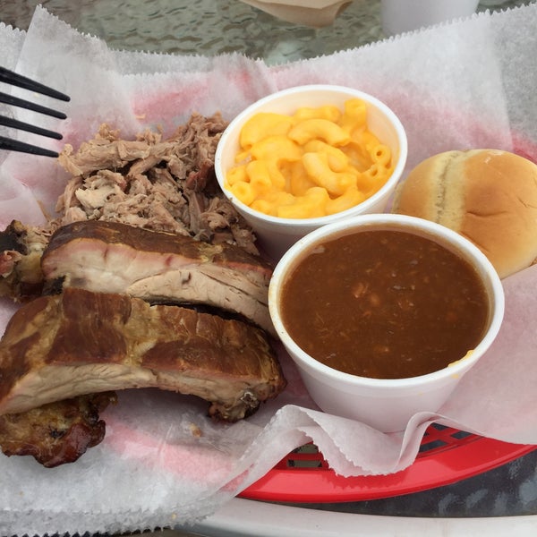 The Happy Hawg - Hiawassee, GA