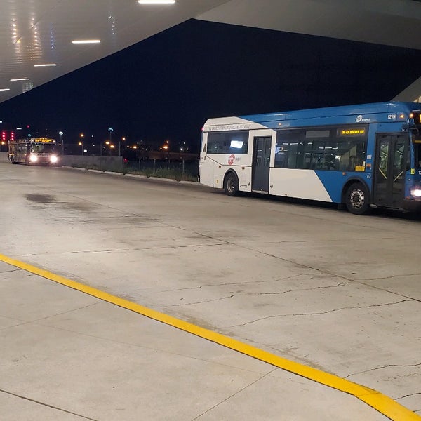 Kipling Transit Hub - Bus Station in Toronto