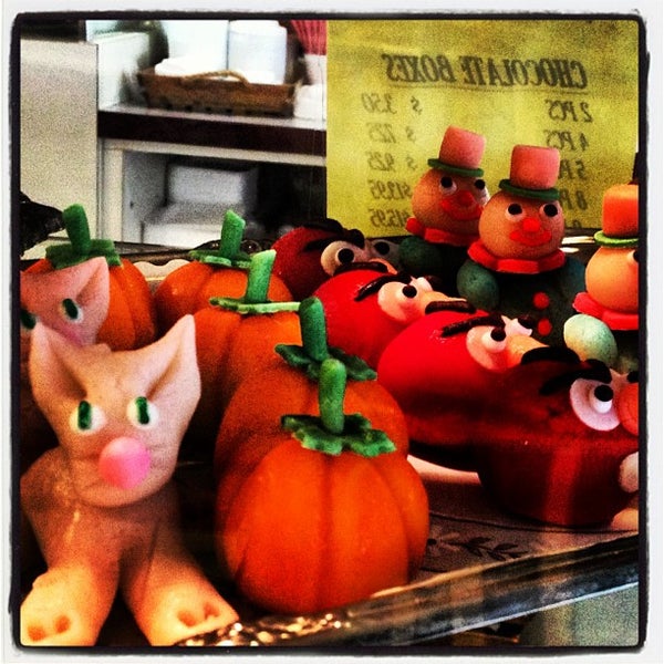 Photos at Watergate Pastry Shop - Dessert Shop in Foggy Bottom