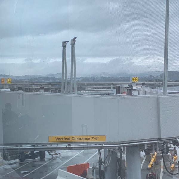 Gate G11 - Airport Gate in San Francisco